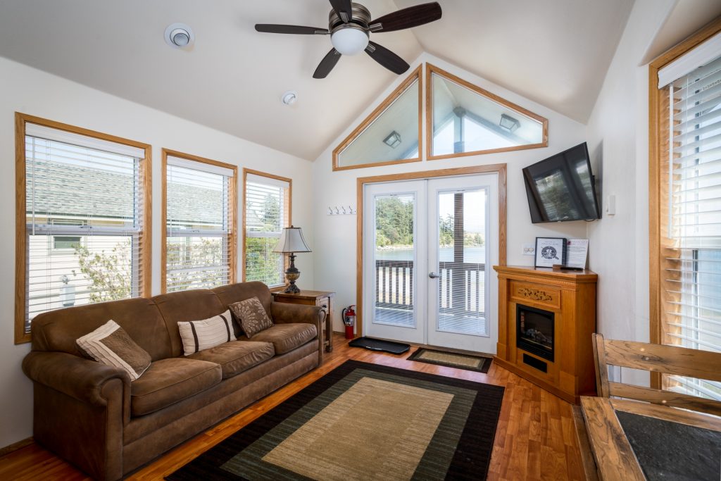 Cabins – Fidalgo Bay Resort